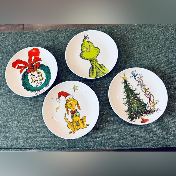 Dr. Seuss | Dining | The Grinch 4 Plate Set Ceramic Cindy Lou Who Max ...